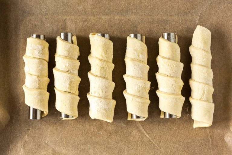 Easy Puff Pastry Cream Horns (Lady Locks) Recipe - The Three Snackateers